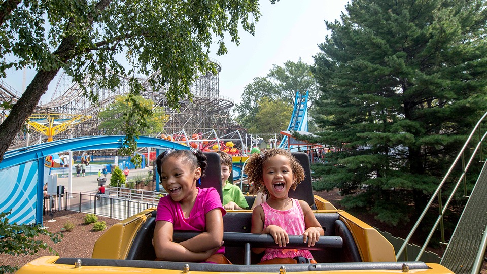 Top Amusement Park Vacations for All Ages